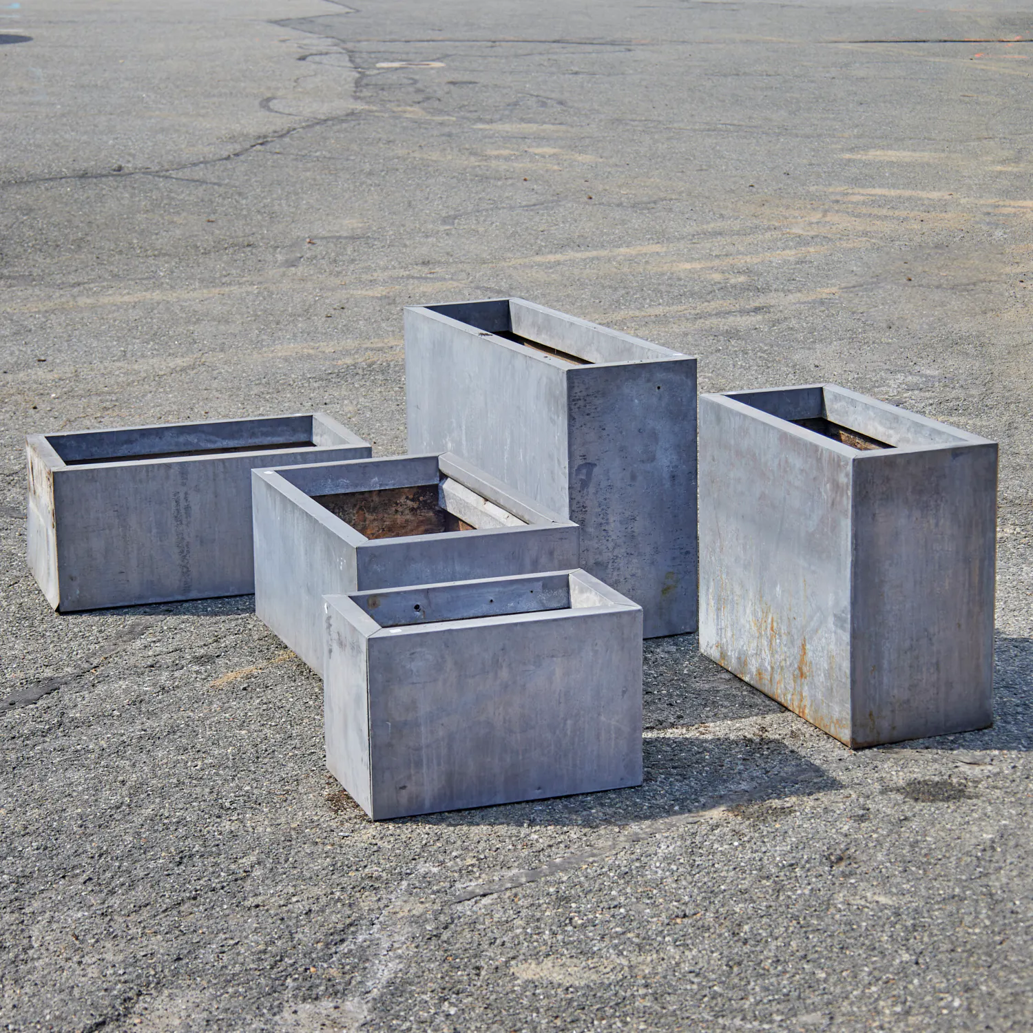 (5) Custom Modernist zinc planters | Barnebys